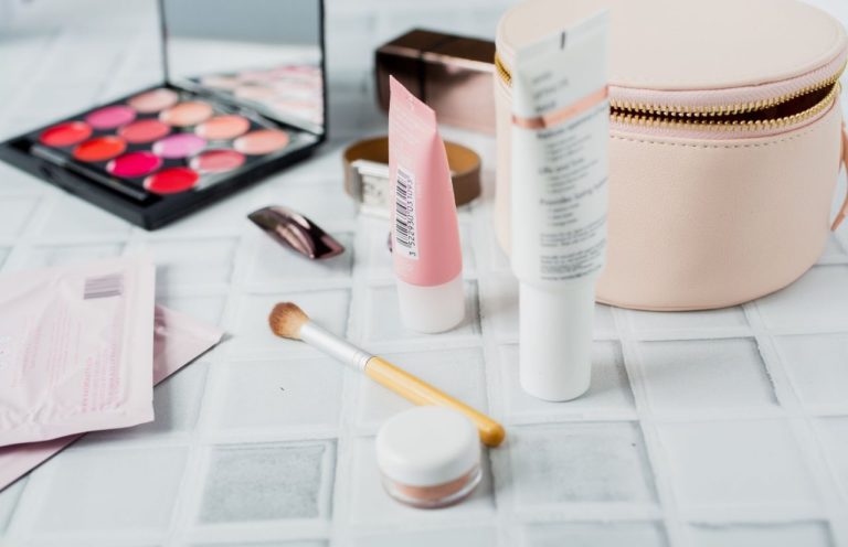 Can I Carry-on a Shaving Razor? Everything You MUST Know Before Your ...